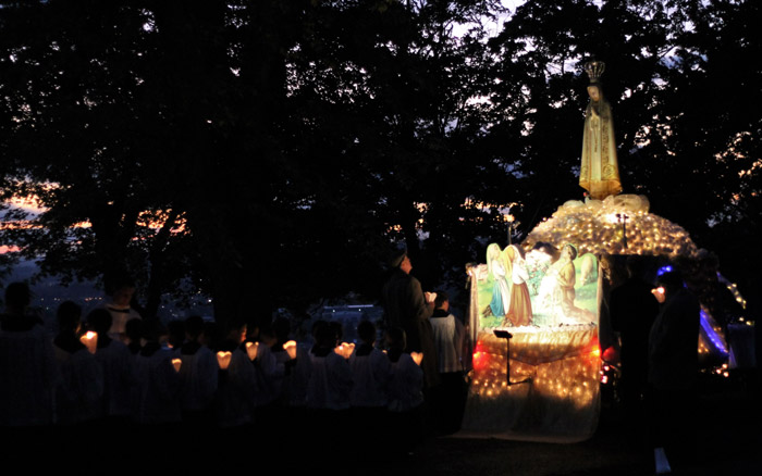 procession3 – CMRI: Congregation of Mary Immaculate Queen
